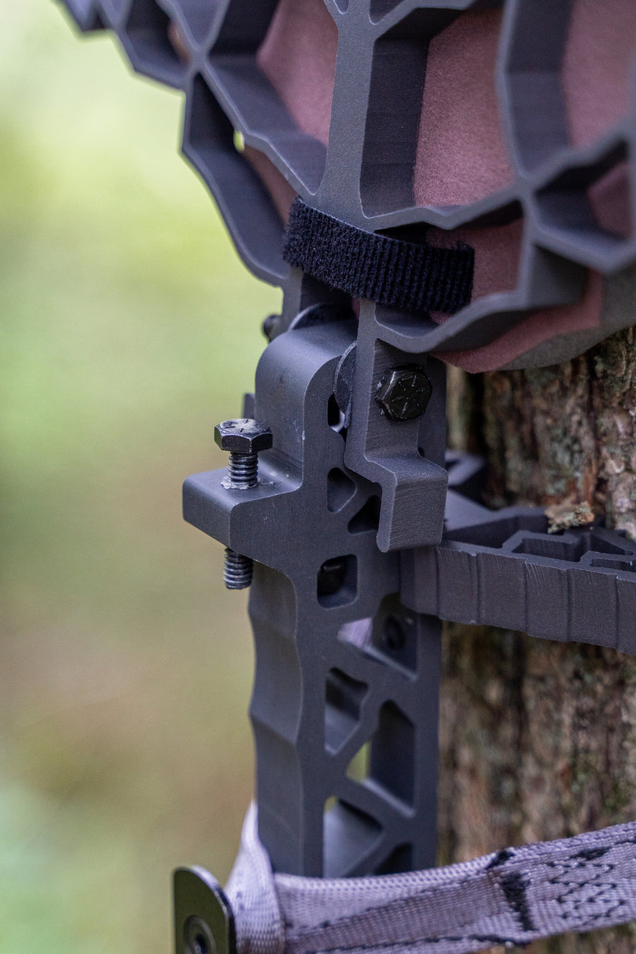 THE .5 HANG-ON – Lone Wolf Custom Gear